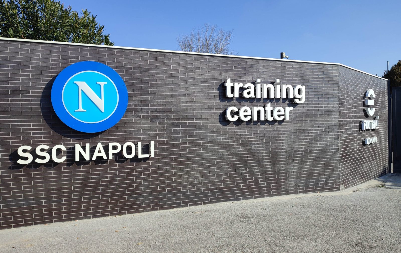 UFFICIALE- Napoli, addio a Konami: nuovo nome al centro sportivo ...